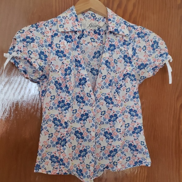 Guess | Tops | Flirty Spring Buttonup | Poshmark